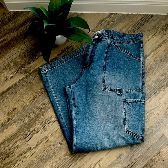 S.O.N.G. | Jeans | Song White Leg Cargo Jean | Poshmark